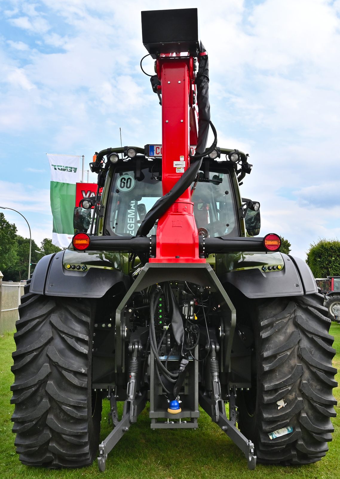 Valtra T214 Direct Forstschlepper