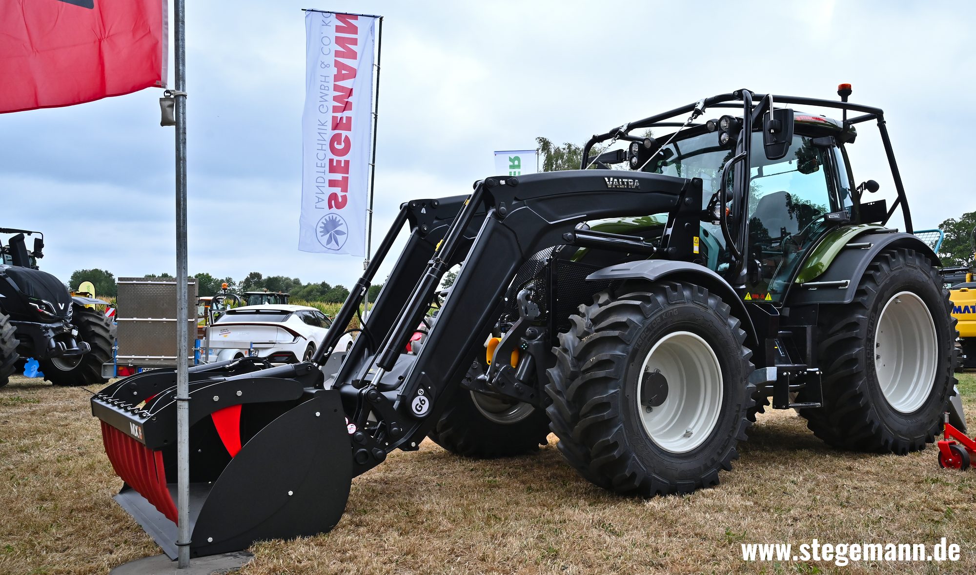 Valtra N175 Forstschlepper